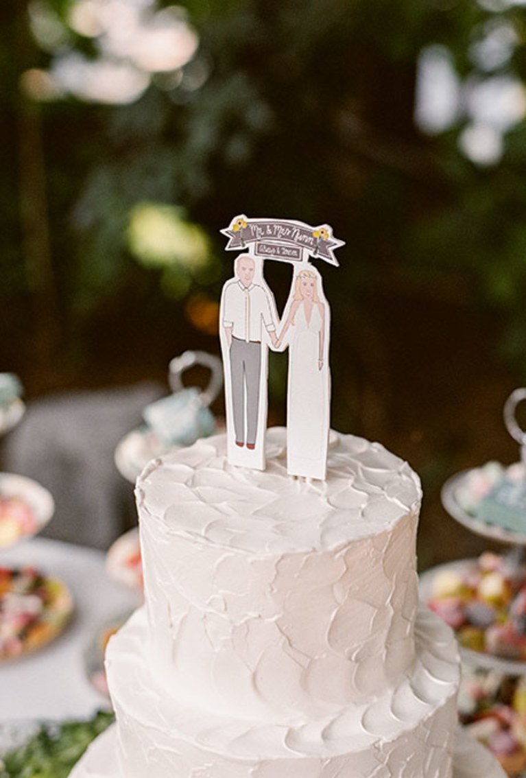 2014_bridescom-Editorial_Images-12-Unique-Wedding-Cake-Toppers-Large ...