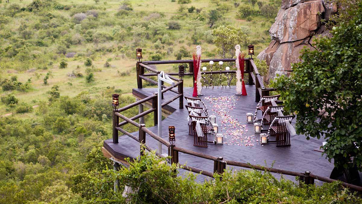ulusaba-wedding-ceremony-1200x676 - Poptop Event Planning Guide