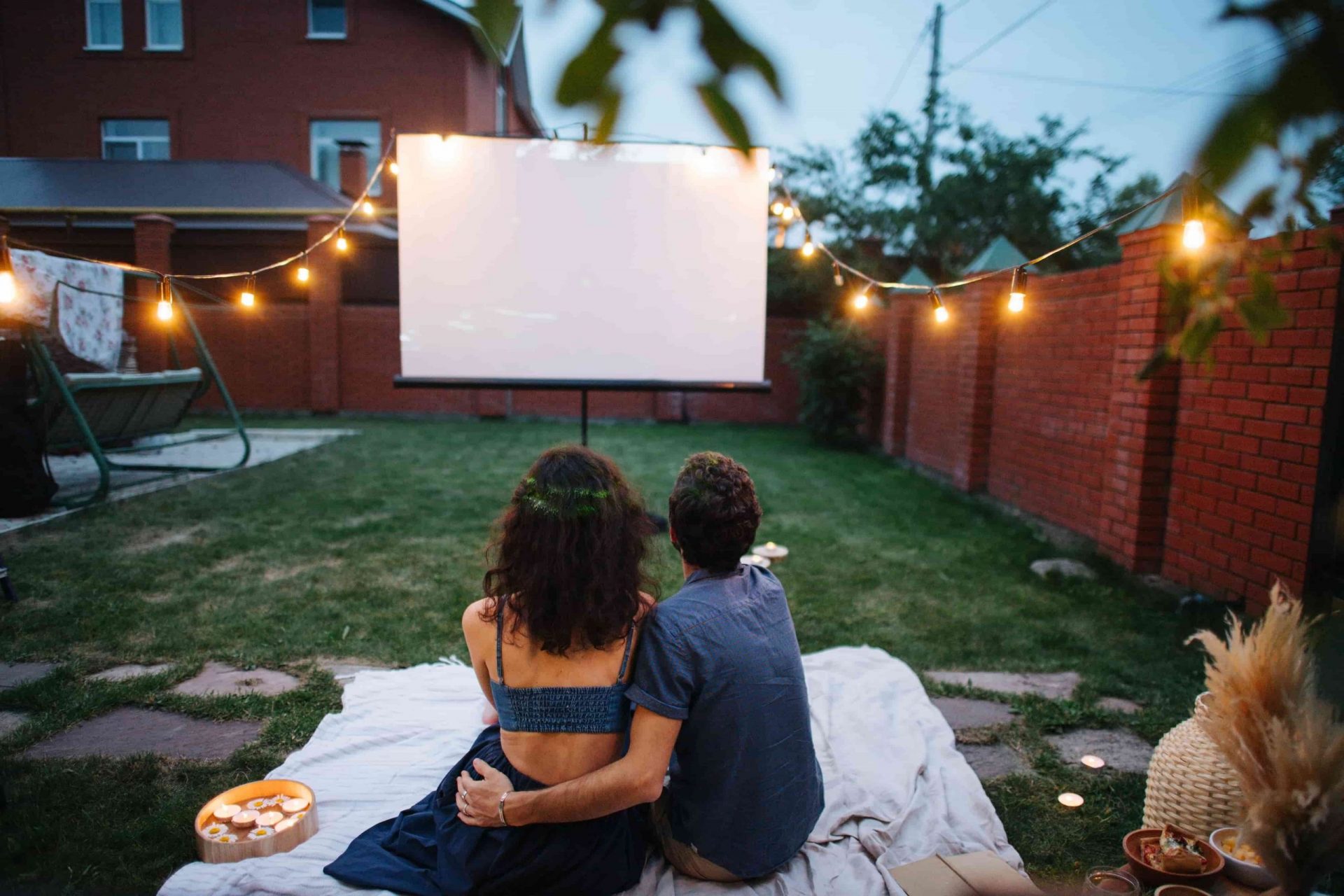 Trending Now: Outdoor Cinema - An Ultimate Guide By Poptop