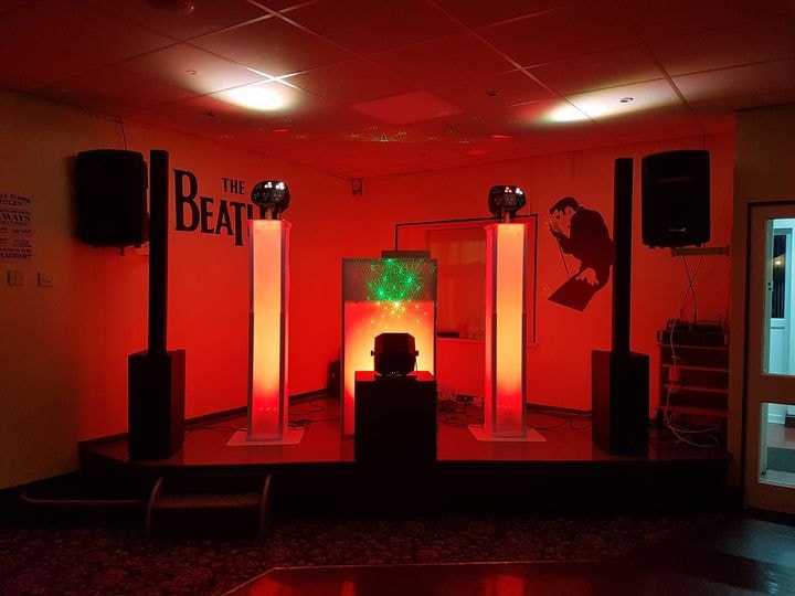 dj stand - Poptop Event Planning Guide