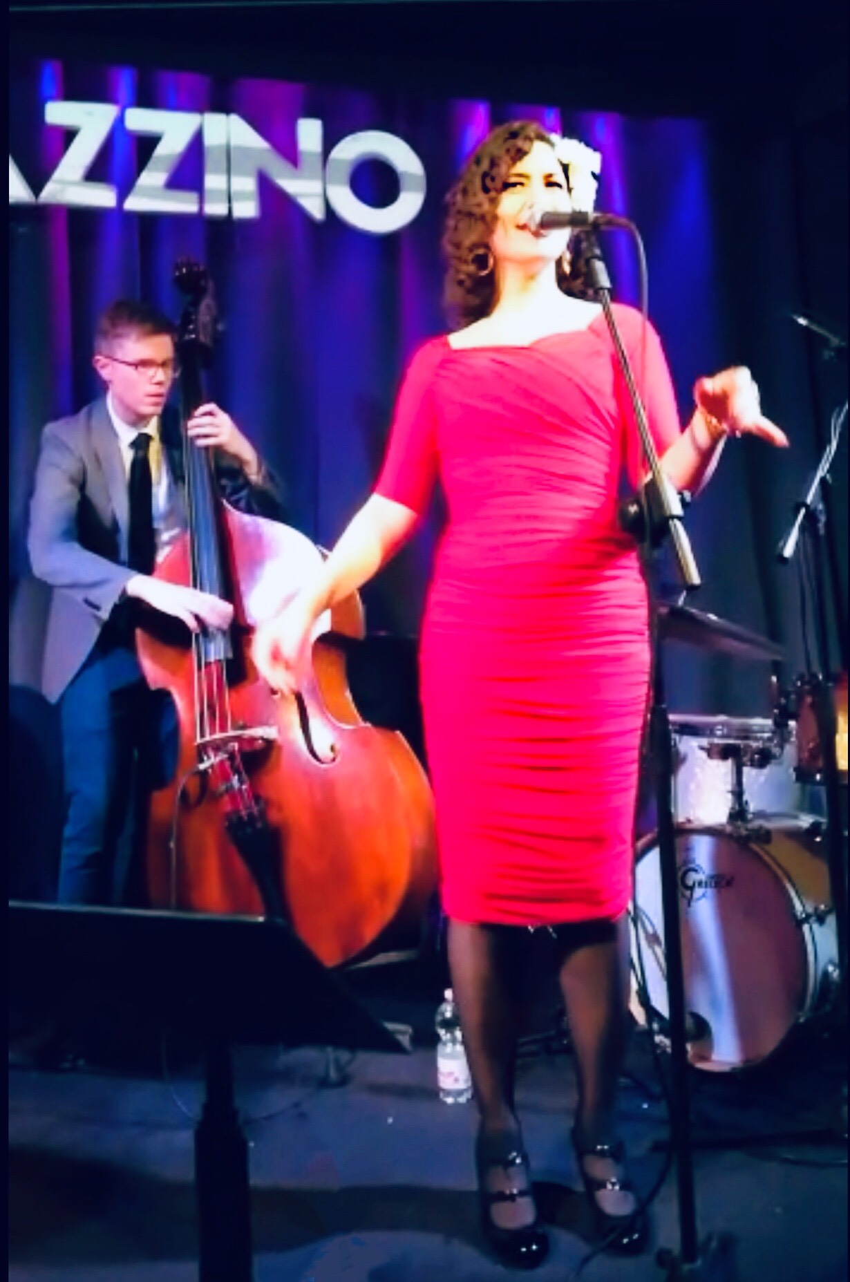 The Vintage Singer - Jess - Solo Singer - London